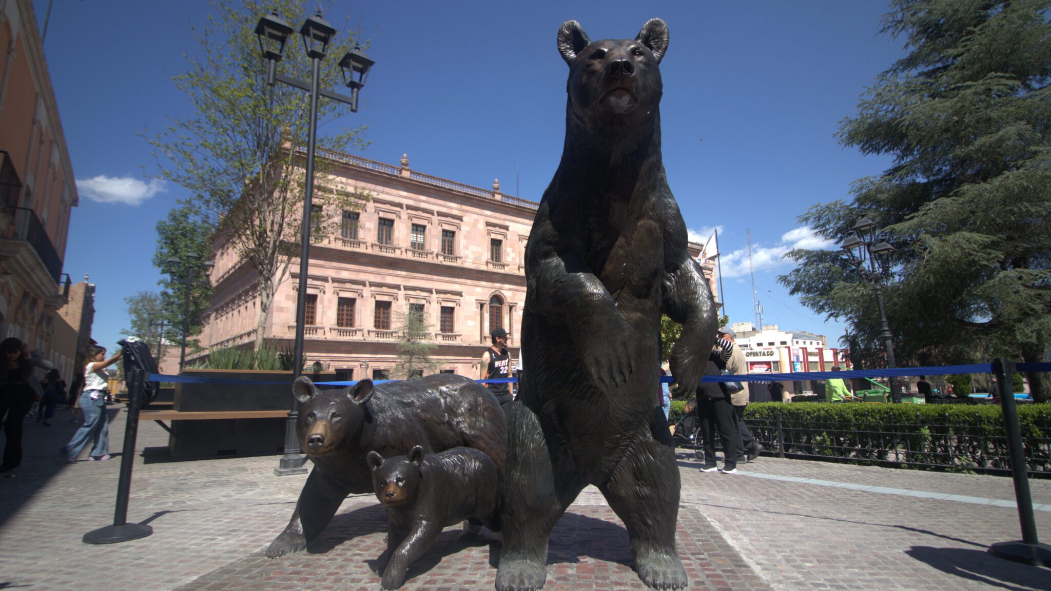 Escultura familia de Osos en Saltillo: Ellos son los artistas