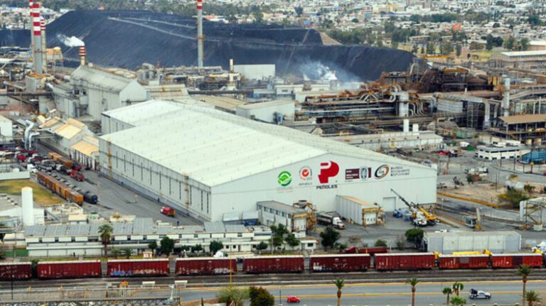 ¿Qué es lo que hace Peñoles y cuántas minas tiene en México?