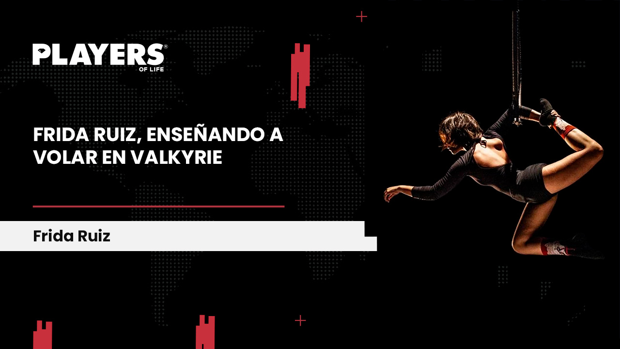 Frida Ruiz, enseñando a volar en Valkyrie
